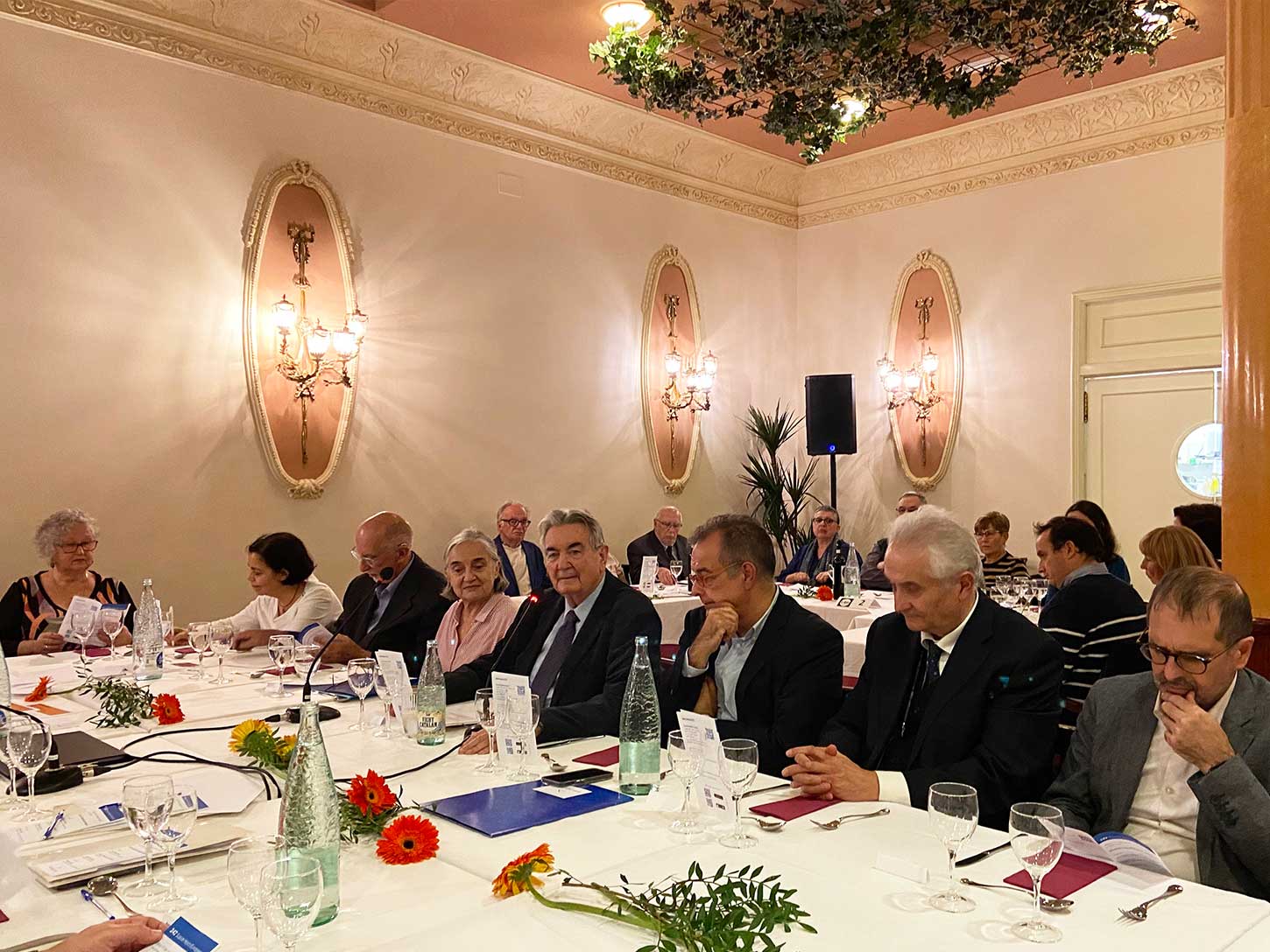 Reseña de la Cena Hora Europea 242 - Àmbit d'Investigació i Difusió ...