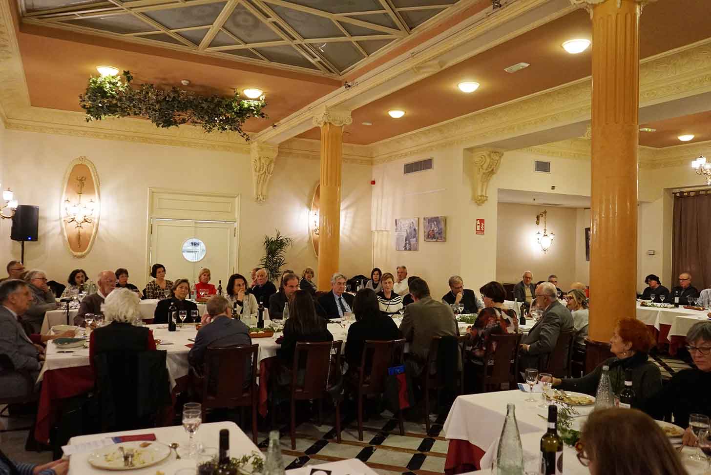 Reseña de la Cena Hora Europea 243 - Àmbit d'Investigació i Difusió ...